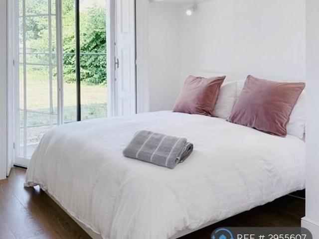 Studio to rent