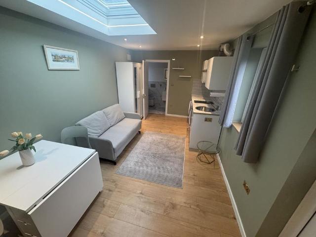 Studio to rent