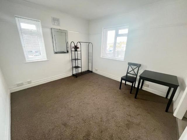 Studio to rent
