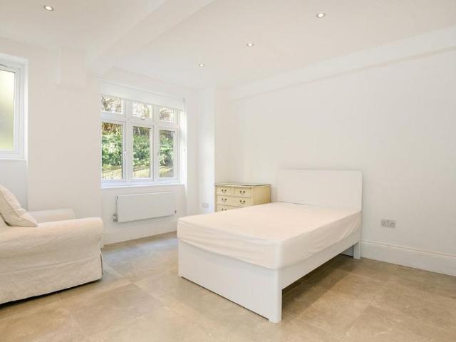 Studio to rent