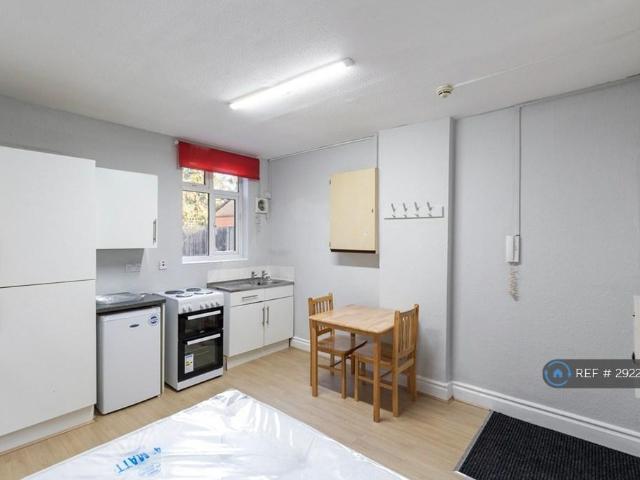 Studio to rent