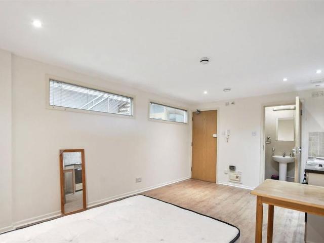 Studio to rent