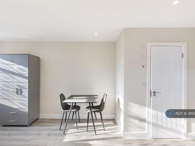 Studio to rent