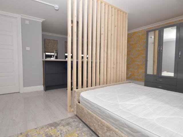 Studio to rent