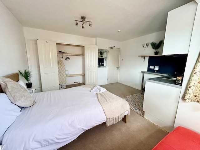 Studio to rent