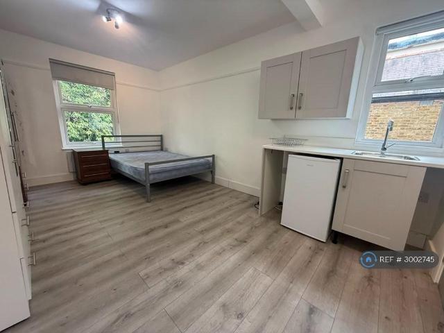 Studio to rent