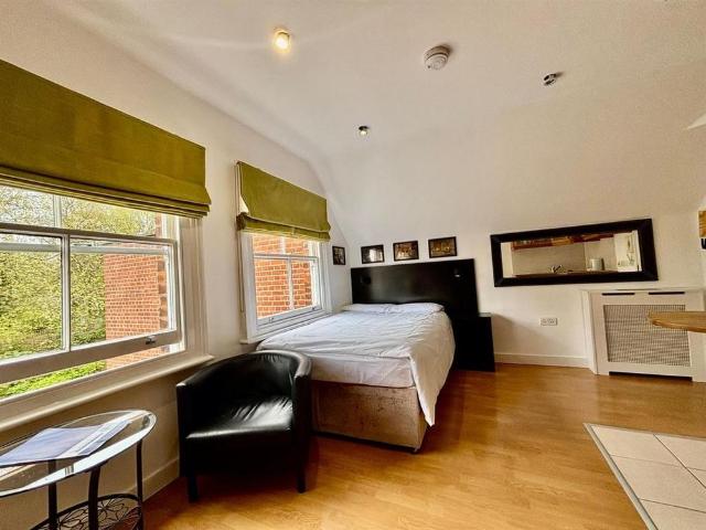 Studio to rent