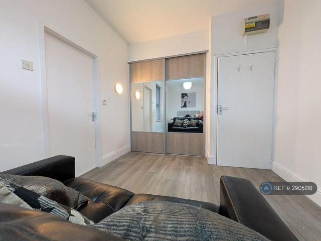 Studio to rent