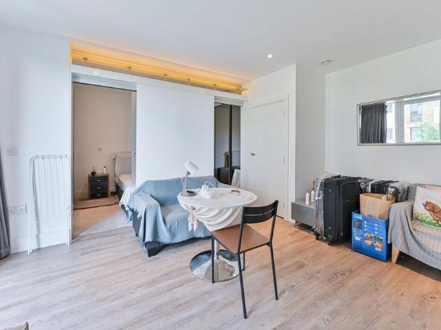 Studio to rent