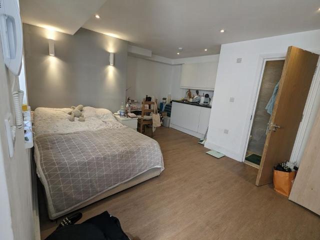 Studio to rent