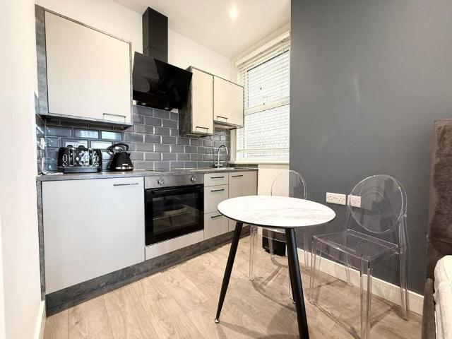 Studio to rent