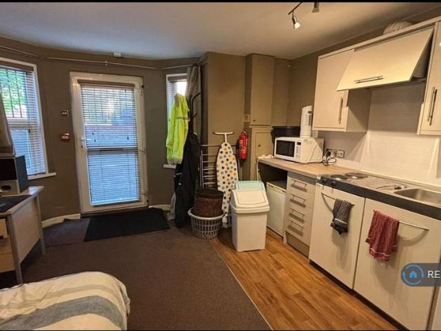 Studio to rent