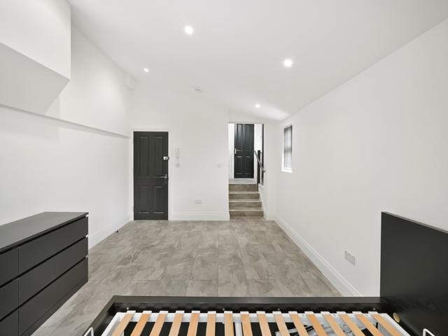 Studio to rent
