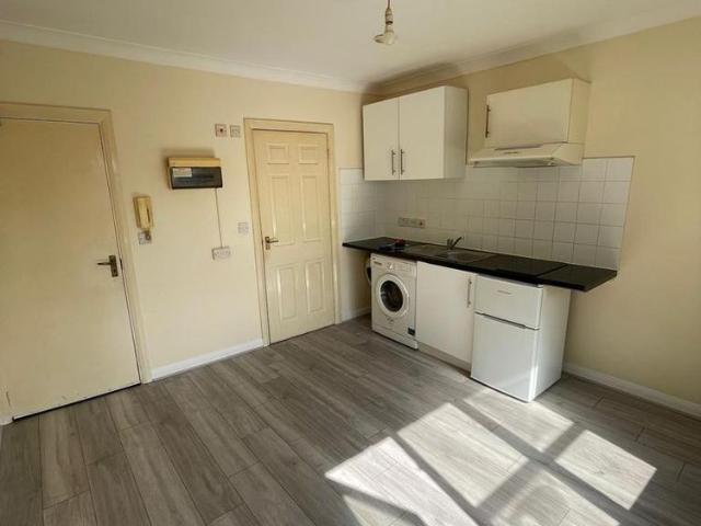 Studio to rent