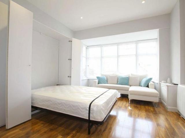 Studio to rent