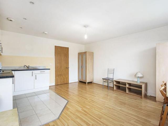 Studio to rent