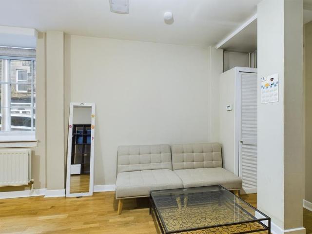Studio to rent