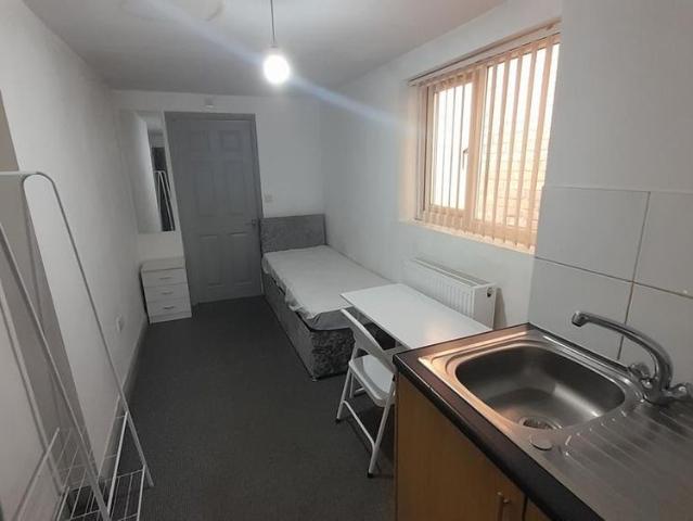 Studio to rent