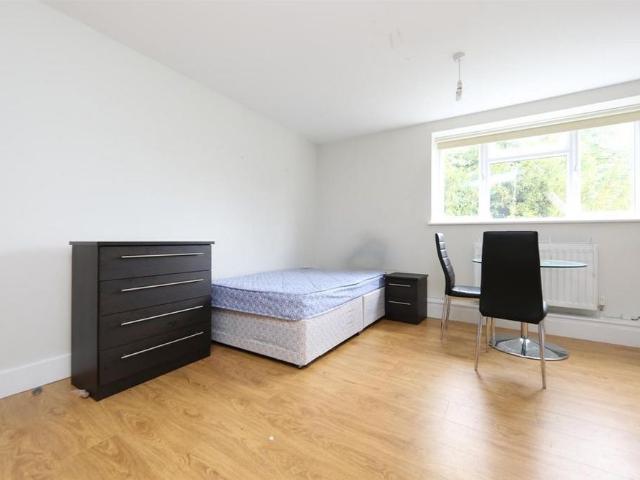 Studio to rent