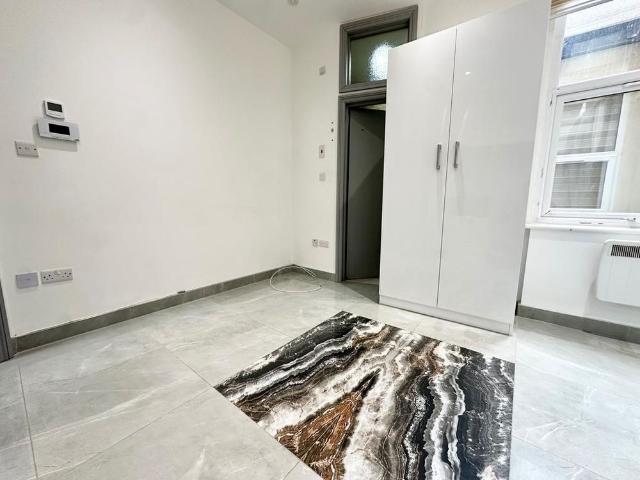 Studio to rent