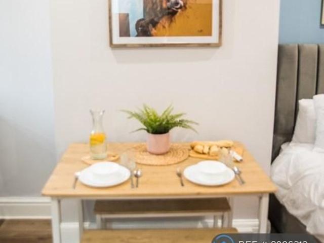 Studio to rent