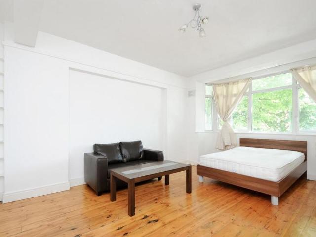 Studio to rent
