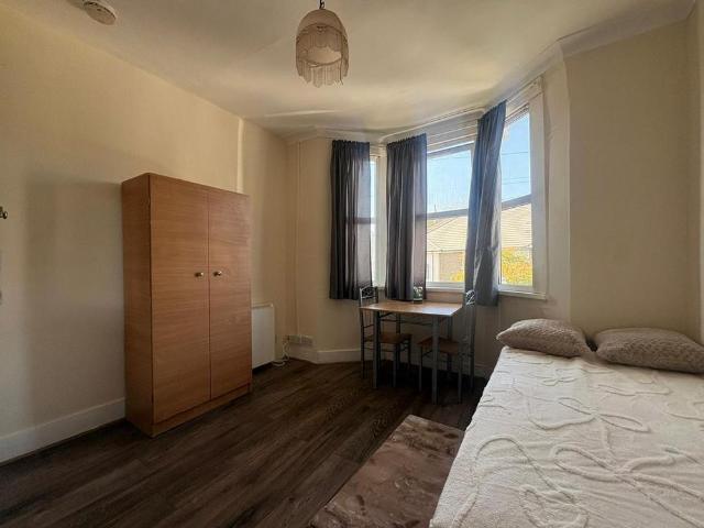 Studio to rent