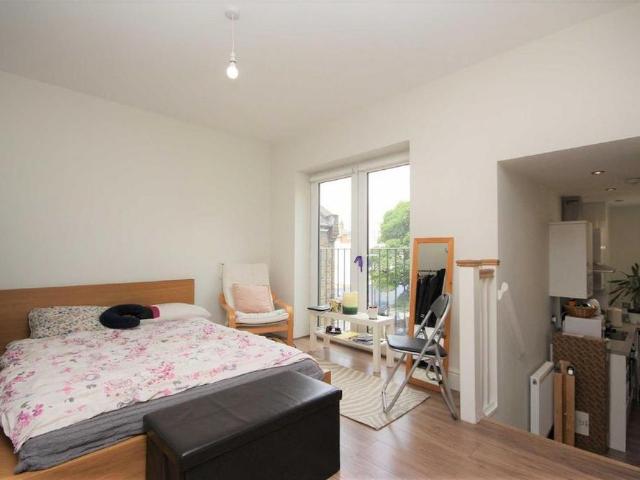 Studio to rent