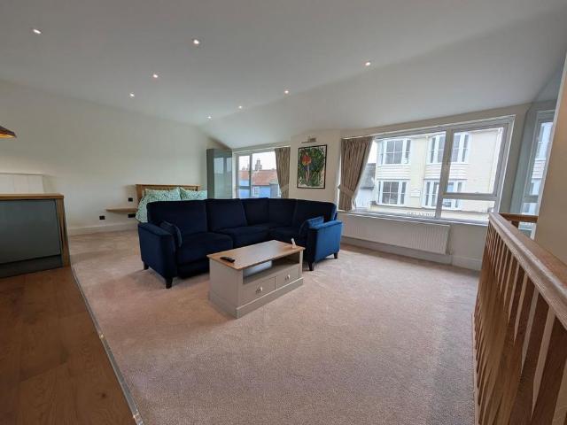 Studio to rent