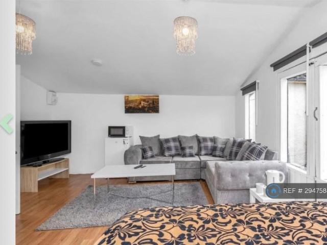 Studio to rent