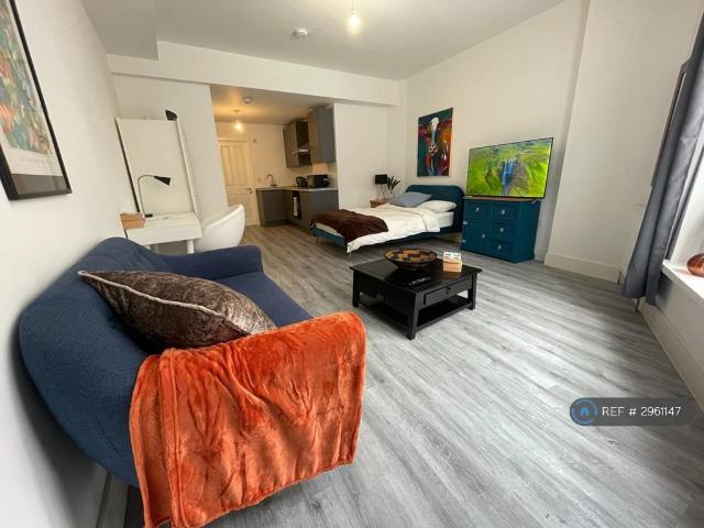 Studio to rent