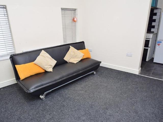 Studio to rent