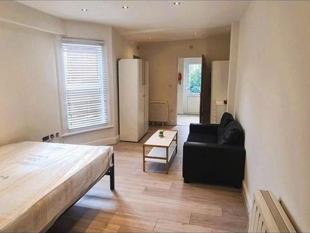 Studio to rent