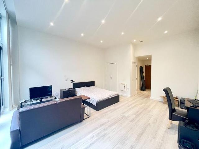 Studio to rent