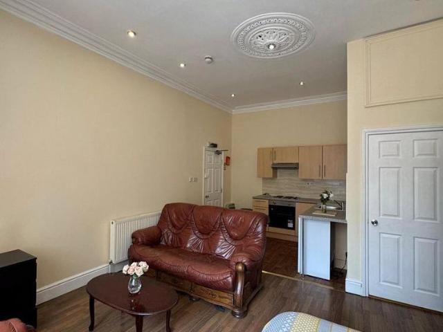 Studio to rent