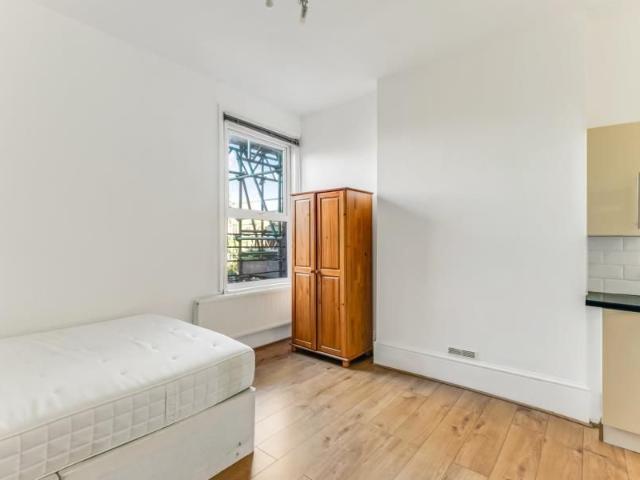 Studio to rent
