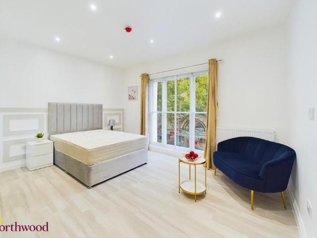 Studio to rent