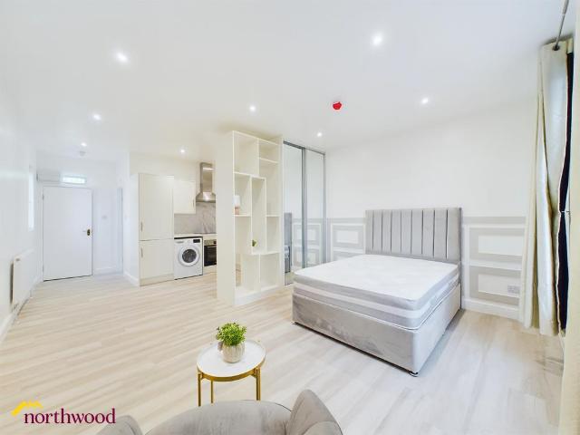 Studio to rent
