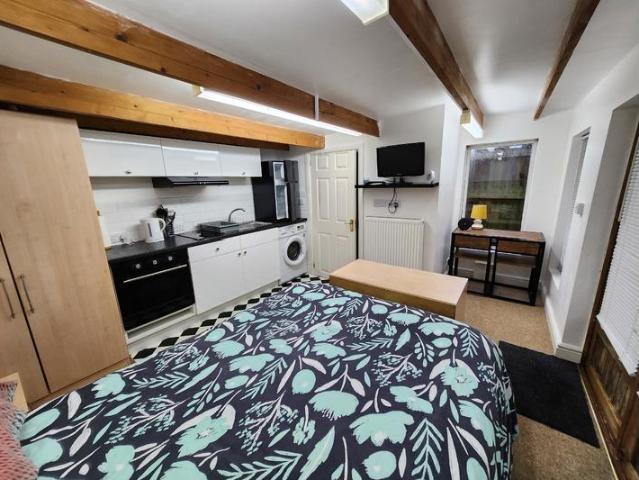 Studio to rent