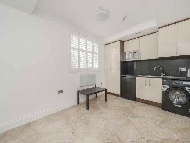Studio to rent