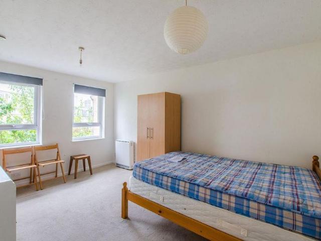 Studio to rent