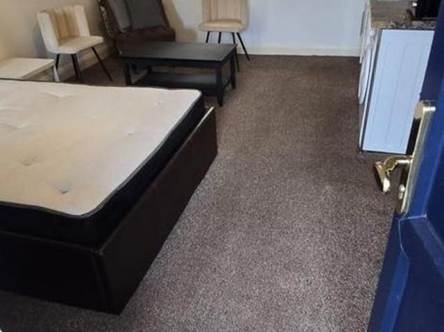 Studio to rent