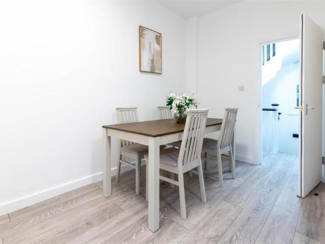 4 bedroom house share to rent