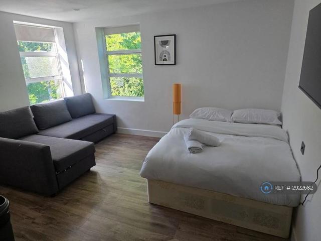 Studio to rent