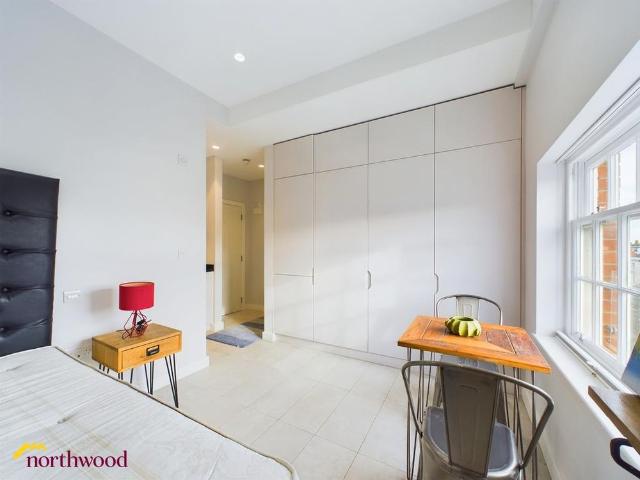 Studio to rent