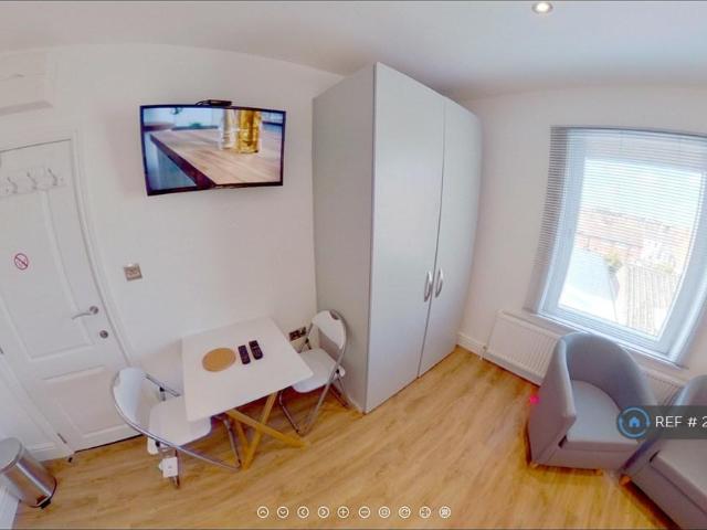 Studio to rent