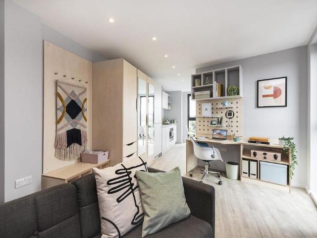 Studio to rent