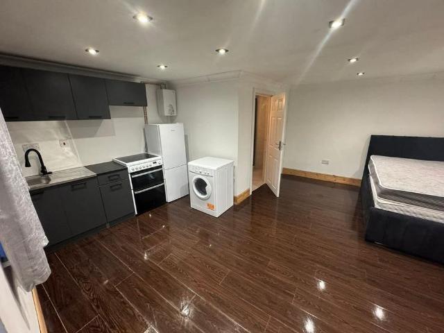 Studio to rent