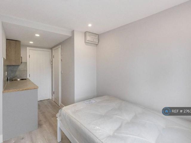 Studio to rent