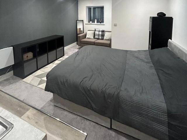 Studio to rent